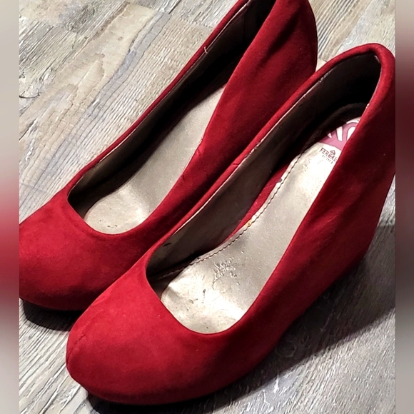 Feralicious By Fergie | Shoes | Fergalicious Red Wedges | Poshmark